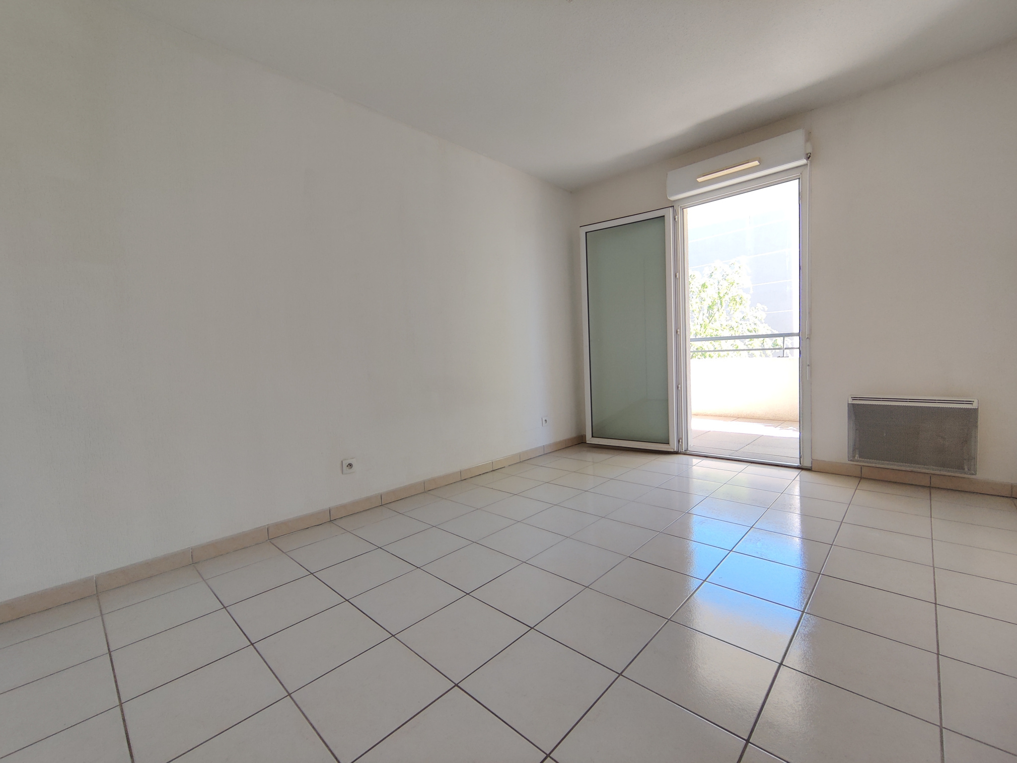 Vente NIMES JEAN BOUIN APPARTEMENT T3 BOX TERRASSE ASCENSEUR | Tourdiat ...